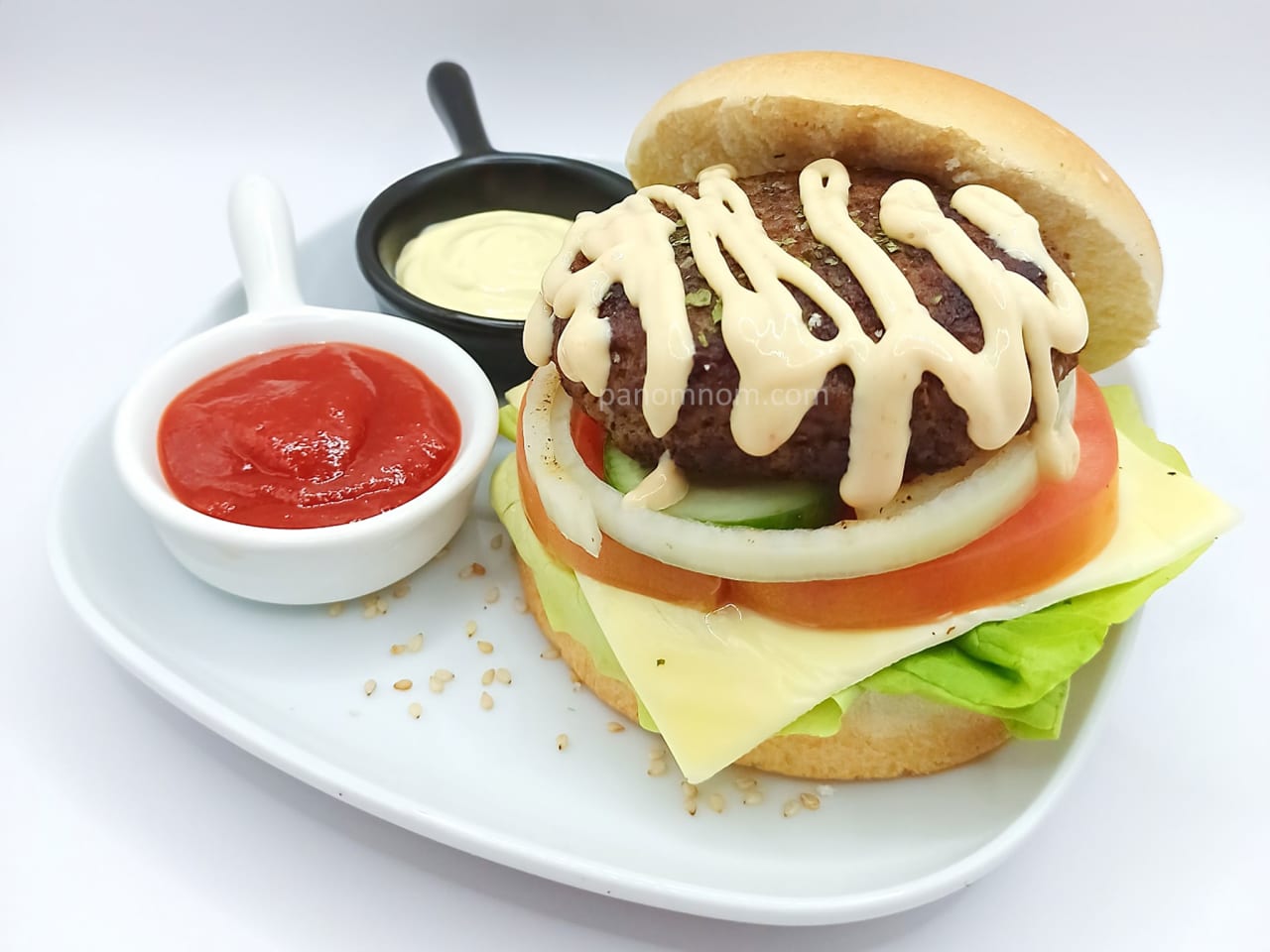 Resep Burger Sapi Enak dan Mudah | Panomnom