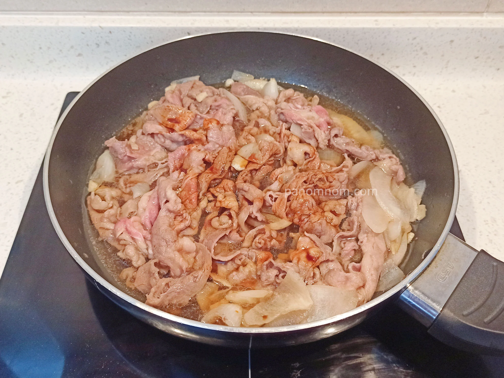 Tasty and Easy Beef Bowl Yoshinoya Recipe | Panomnom