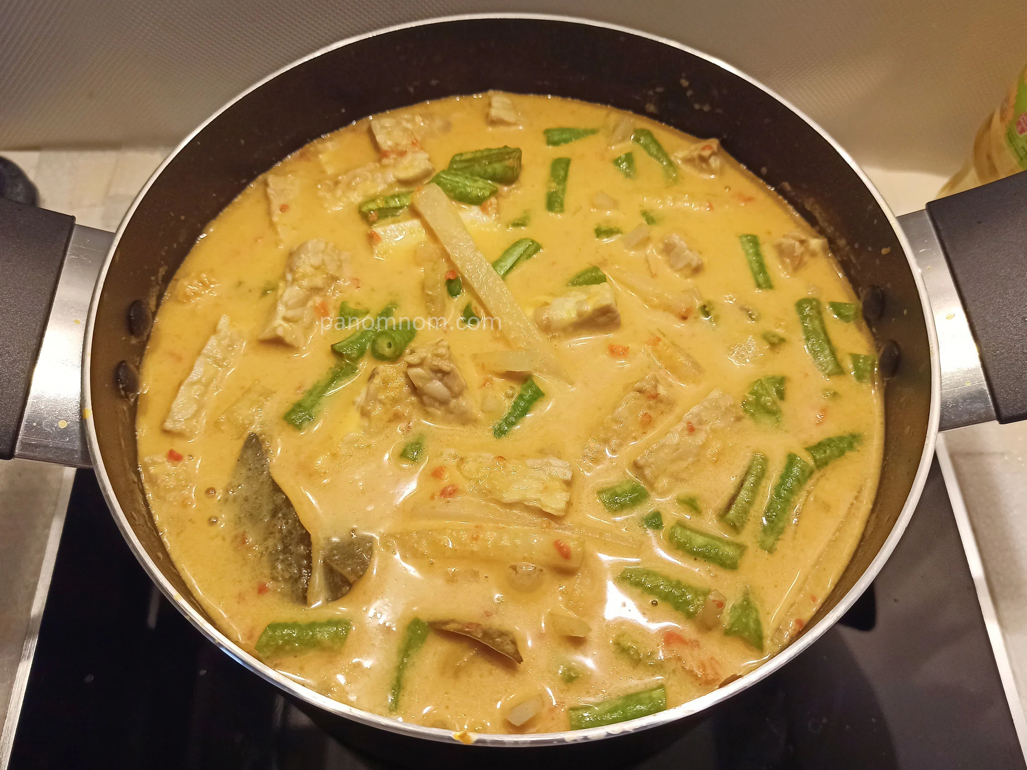 Tasty and Easy Lontong Sayur Recipe | Panomnom