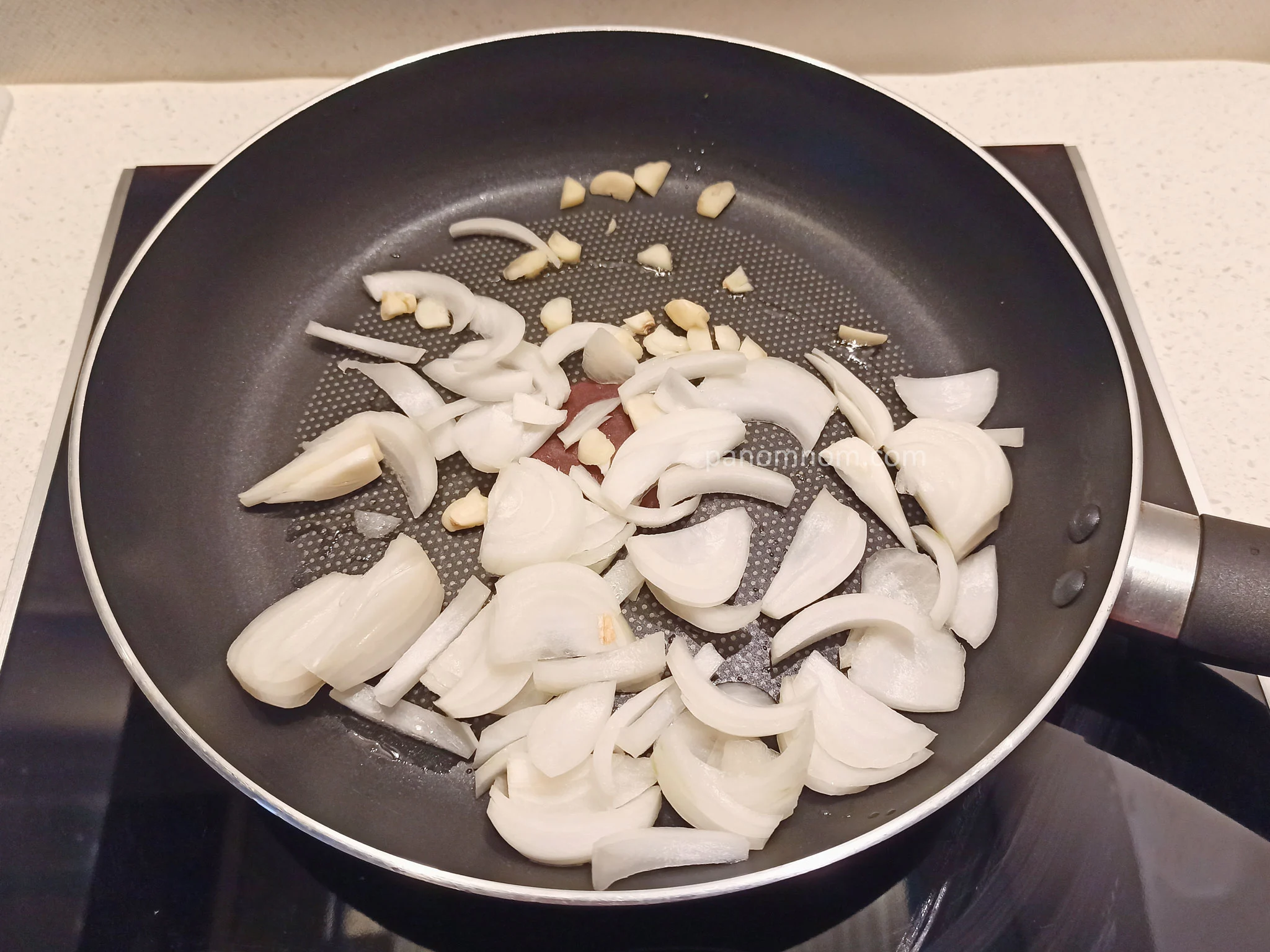 Tasty and Easy Stir-fried Button Mushrooms with Oyster Sauce Recipe ...