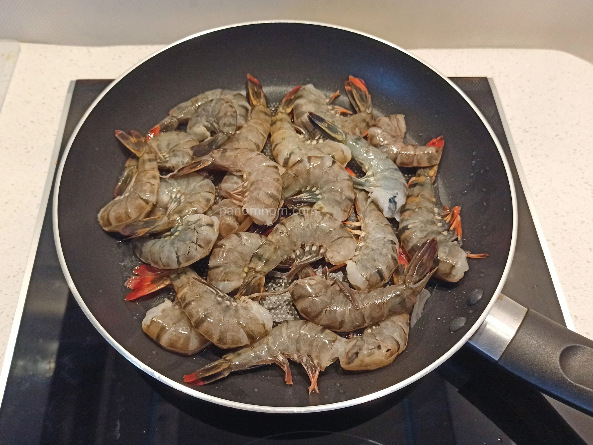 Tasty and Easy Shrimp in Butter Sauce Recipe | Panomnom