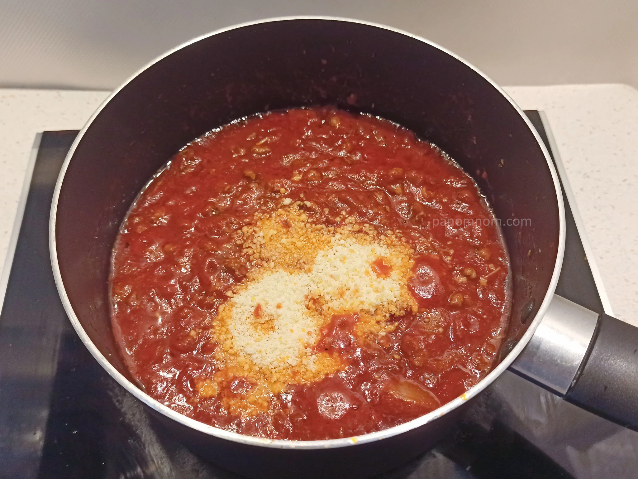 Tasty and Easy Bolognese Fries Recipe | Panomnom